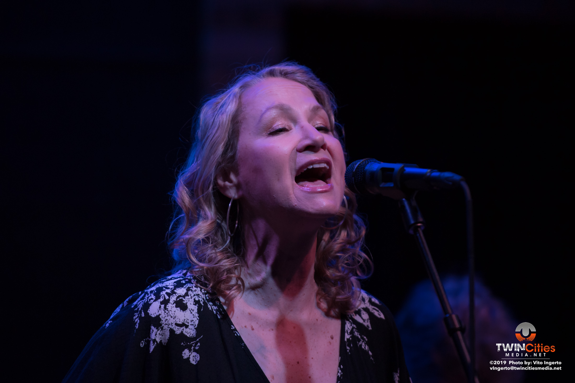 Does Joan Osborne still sing?