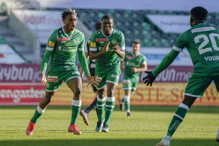 How tall is Yb 2021? – Famuse : #1 Models, Actors, Agencies ...