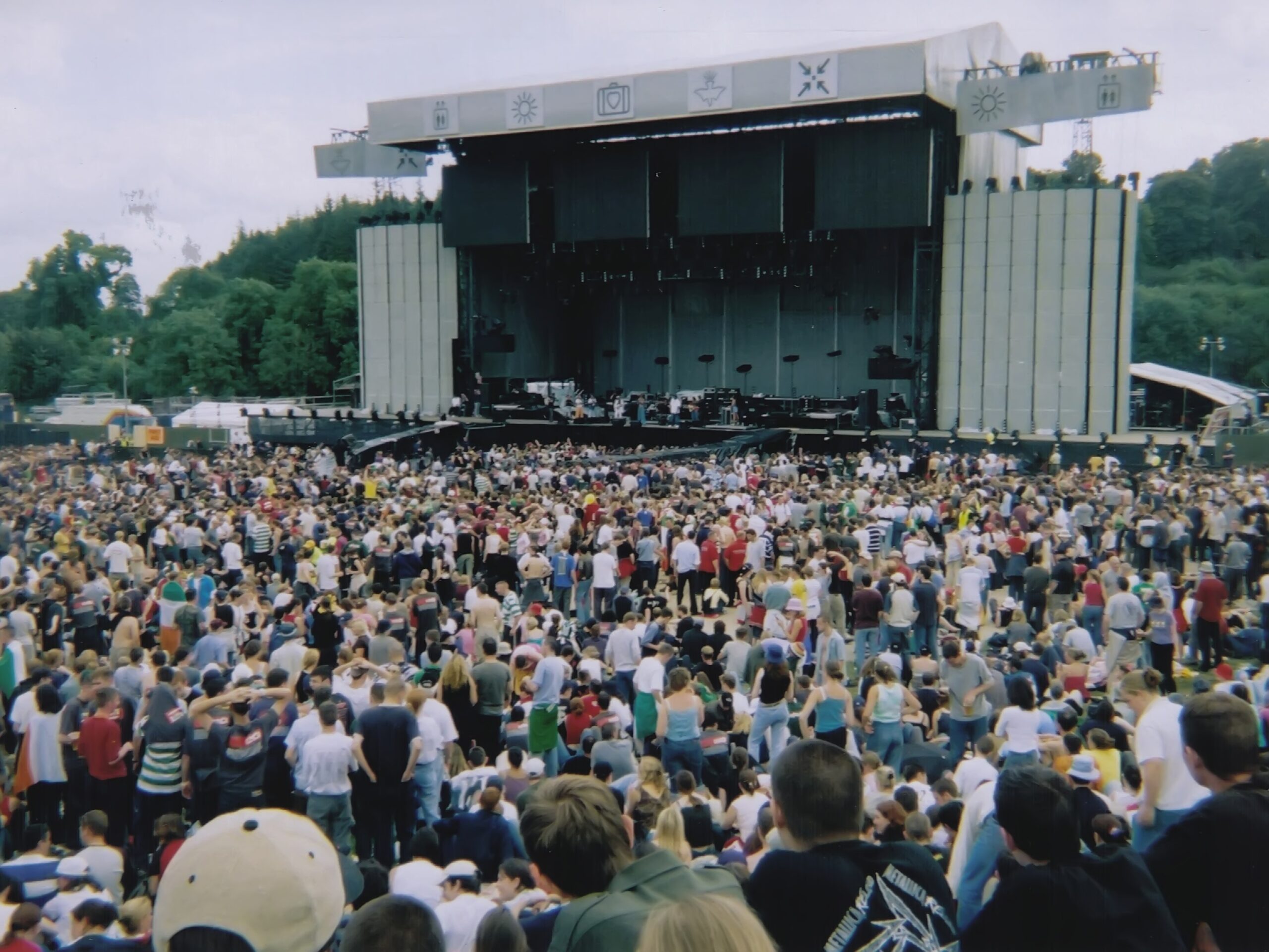 What year did U2 play Slane Castle?