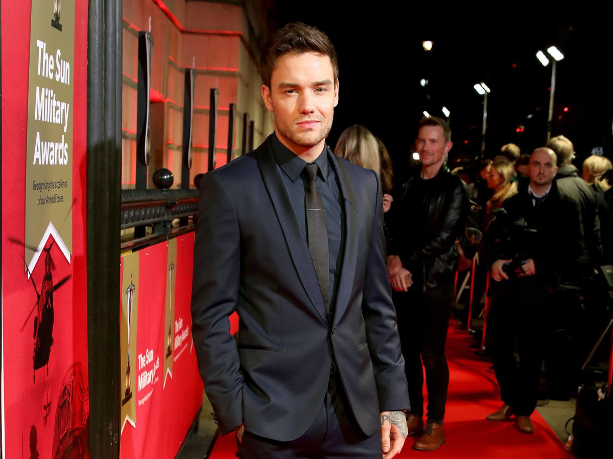 What’s the meaning behind the song I’m on fire? – Famuse : #1 Models ...