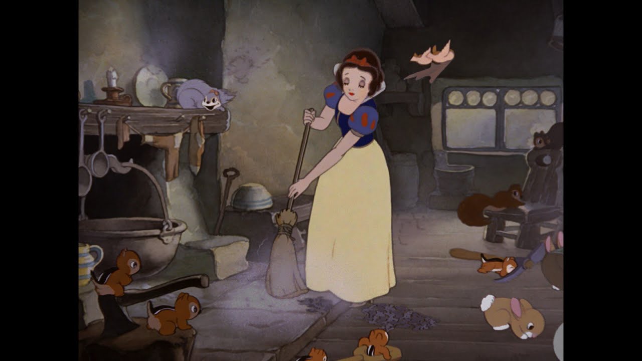 Who helps Snow White clean the house? – Famuse : #1 Models, Actors ...