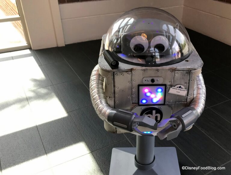 Who is Plex the robot? – Famuse : #1 Models, Actors, Agencies ...