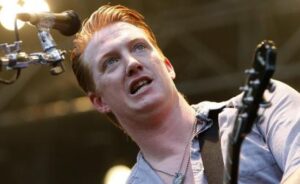Who is the lead singer of Queens of the Stone Age? – Famuse : #1 Models ...